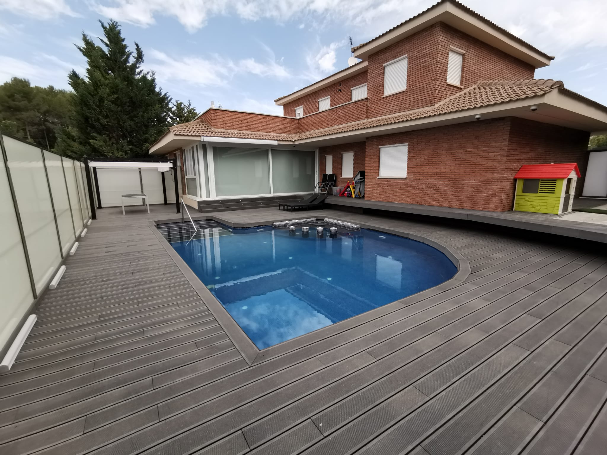 Instalación de tarima exterior en terrazas | Servicios | JardinsGarden