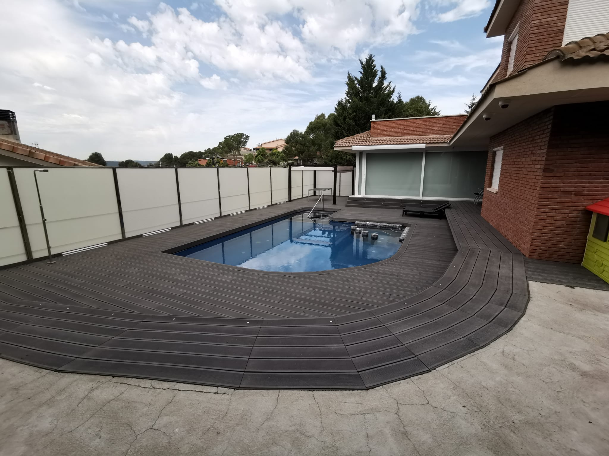 Instalación de tarima exterior en terrazas | Servicios | JardinsGarden